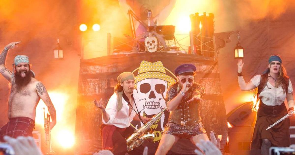 Festival au Village - Golden Parachute - Concert Turbo Pirate Party ...