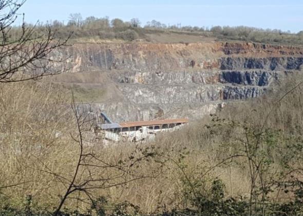 Randonnée : Boucle de la vallée du Chambon et de la carrière de Donia ...